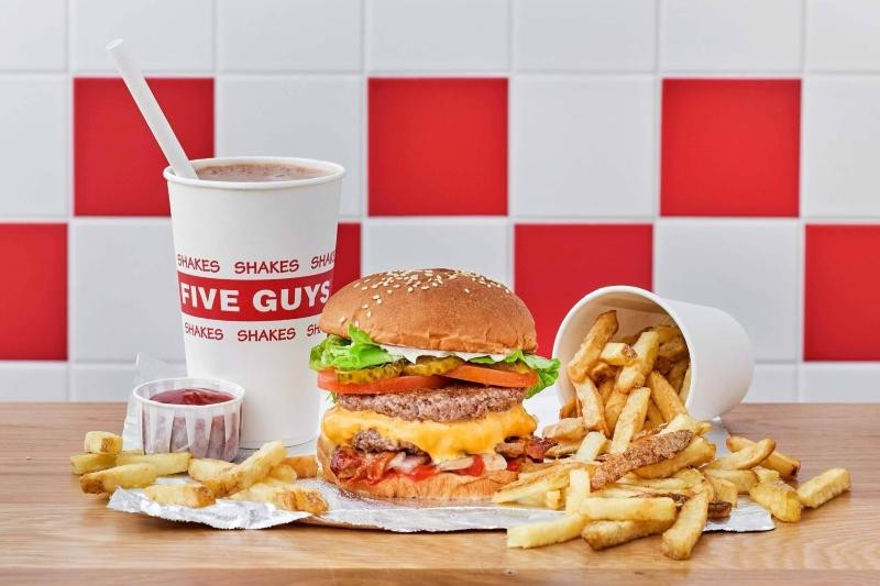 Burgery od Five Guys již brzy i v České republice | Magazín | AkcniCeny.cz