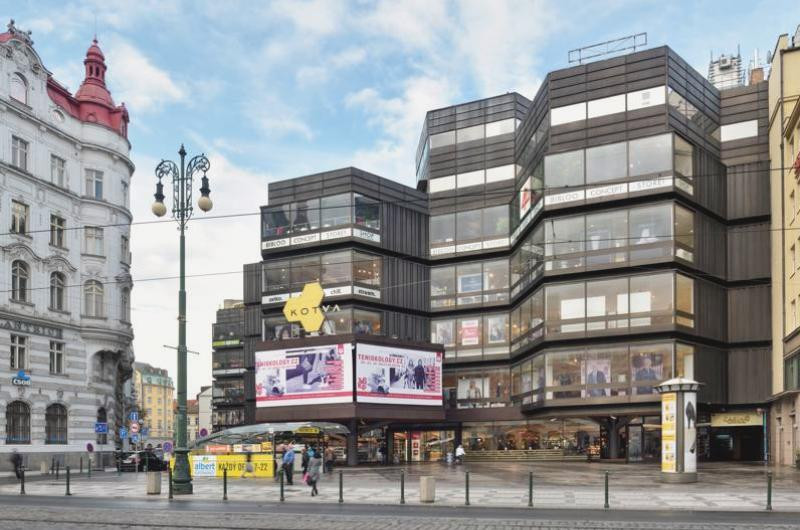Obchodní dům Kotva se uzavírá a začne rozsáhlá rekonstrukce | Magazín ...